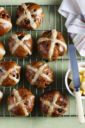 Mini hot cross buns - GrownUps New Zealand
